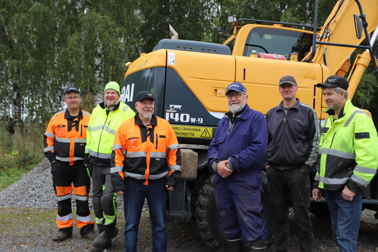 Korkeakoski saa vihdoin katuvalonsa ja valokuitunsa - Lauttakylä